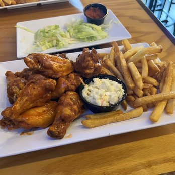 SLACKERS BAR & GRILL - Updated November 2024 - 284 Photos & 304 Reviews ...