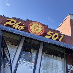 PHO 501 - Updated October 2025 - 506 Photos & 521 Reviews - 501 Main St ...
