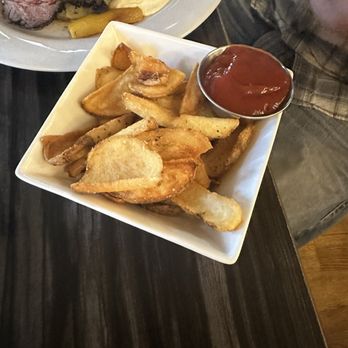 CLIFF DINING PUB - Updated December 2024 - 713 Photos & 630 Reviews ...