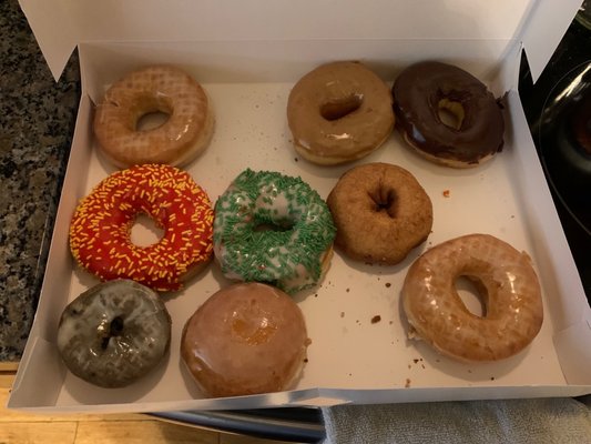 MASTER HOMEMADE DONUTS - 38 Photos & 41 Reviews - 6689 Post Rd, North ...