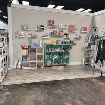 PAINTED TREE BOUTIQUES - Updated March 2025 - 136 Photos & 32 Reviews ...