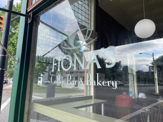 FIONAS COFFEE BAR AND BAKERY - 45 Photos & 67 Reviews - 4148 Erie St ...