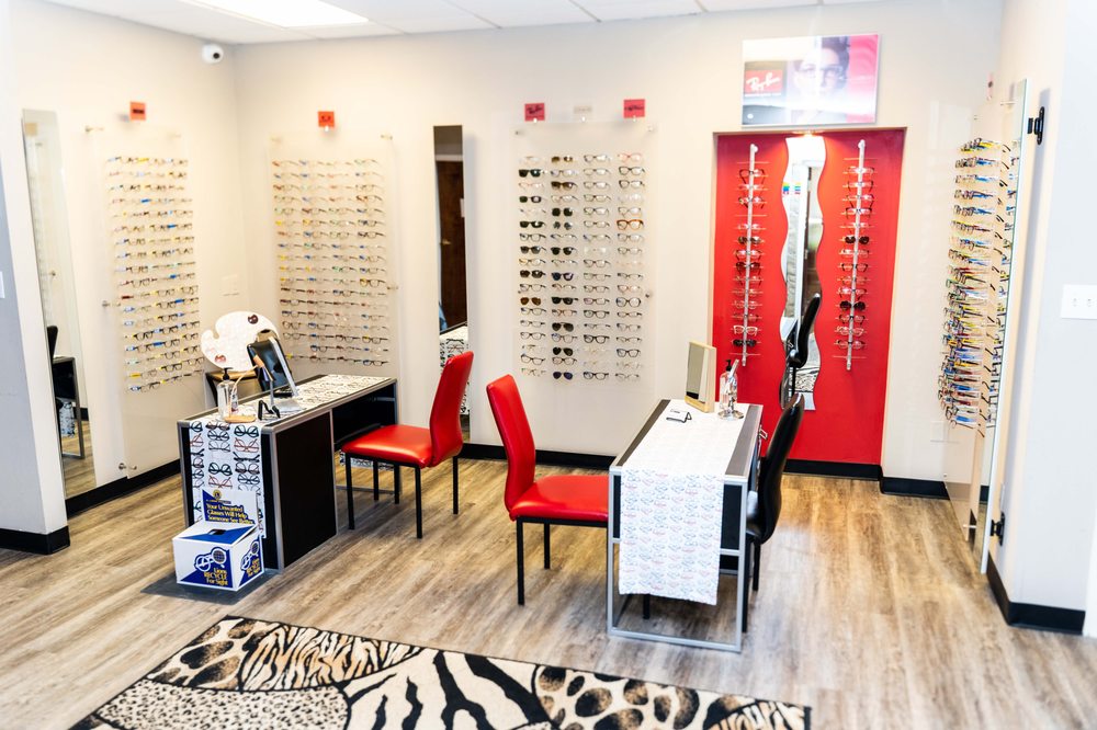 SPECTACULAR EYECARE - Updated December 2025 - 17 Photos - 4106 Mill St ...