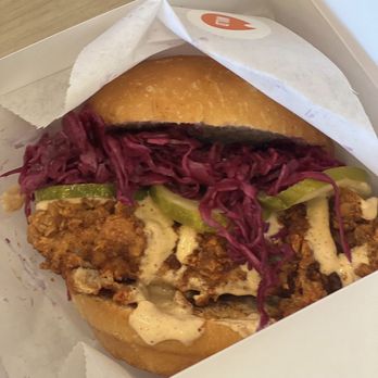 PRETTY BIRD HOT CHICKEN - SUGARHOUSE - Updated August 2025 - 316 Photos ...