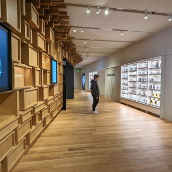 GOOGLE STORE - Updated December 2025 - 65 Photos & 23 Reviews - 2000 N ...