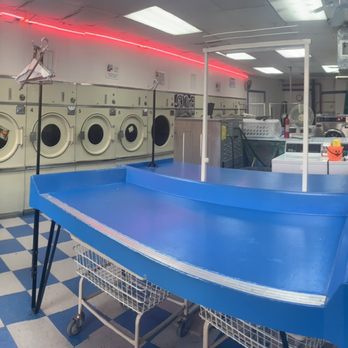 GRAUSTARK LAUNDRY - Updated January 2026 - 60 Photos & 124 Reviews ...