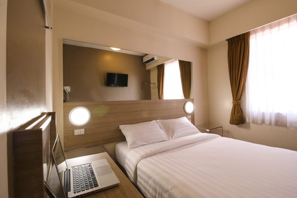 RED PLANET HOTEL - Updated March 2025 - 20 Photos & 10 Reviews - Bradco ...