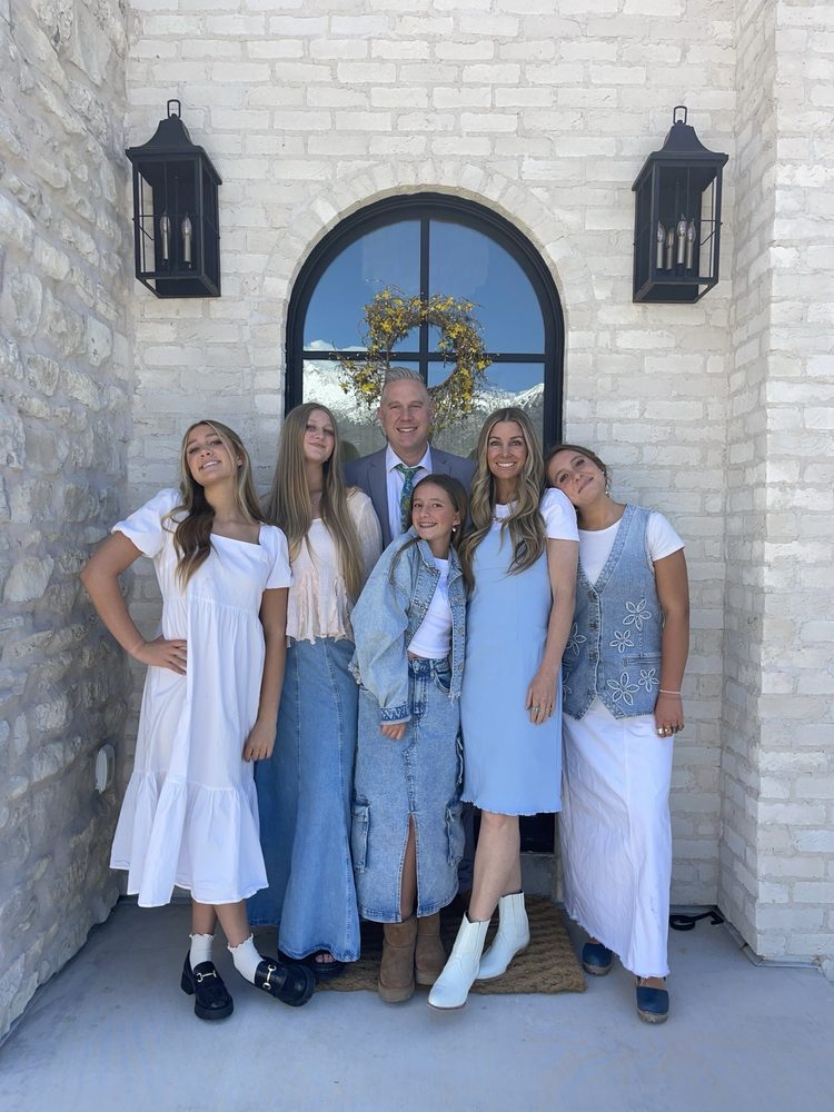 STEPHEN OSTLER, EXP REALTY - Updated January 2026 - 20 Photos - 576 W ...