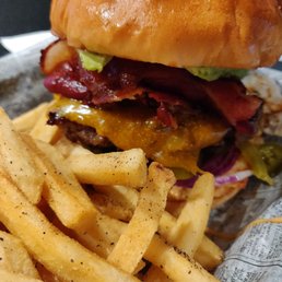 HAPPY BITES BURGER & WINGS - Updated December 2025 - 198 Photos & 286 ...