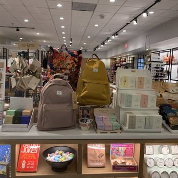 SHERATON DALLAS HOTEL GIFT SHOP - Updated July 2025 - 33 Photos - 400 ...