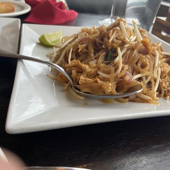 NAKHON SAWAN THAI RESTAURANT - Updated June 2024 - 292 Photos & 62 ...