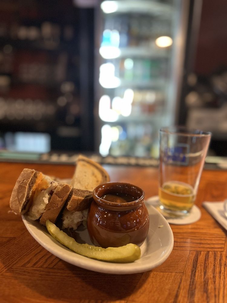 THE SEVENS ALE HOUSE - Updated December 2025 - 92 Photos & 345 Reviews ...