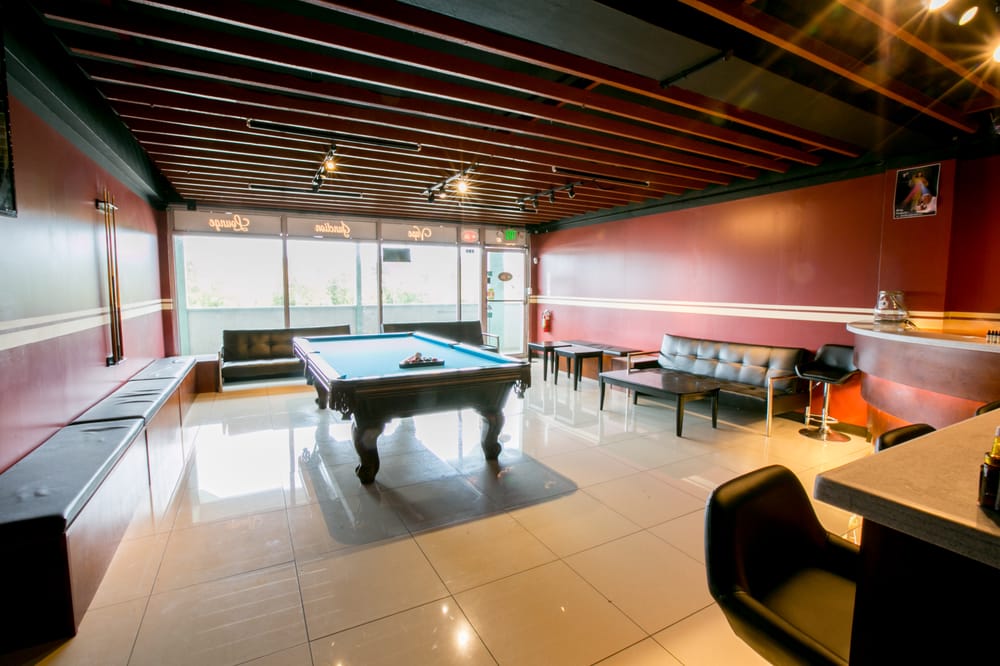 LUXE VAPE JUNCTION LOUNGE - Updated August 2025 - 10 Photos - 119 S ...