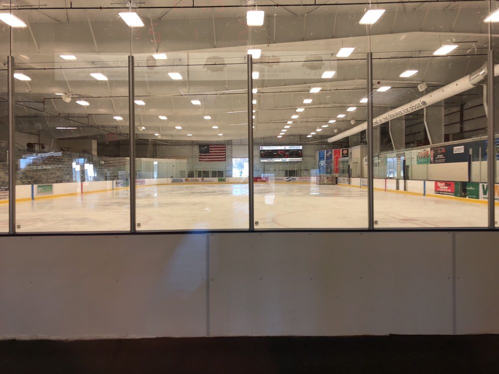 THE OZAUKEE ICE CENTER - Updated September 2025 - 5505 Pioneer Rd ...