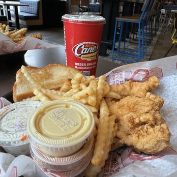 RAISING CANE’S CHICKEN FINGERS - Updated September 2025 - 118 Photos & 87 Reviews - 4 W ...