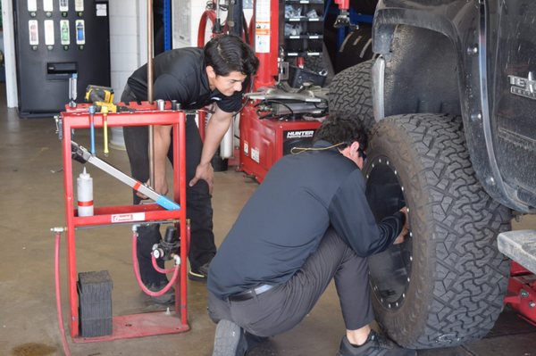 TIRELINK - Updated October 2025 - 16 Photos & 17 Reviews - 27202 ...