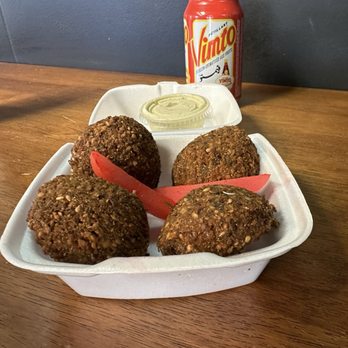 BASICALLY HALAL - Updated April 2025 - 77 Photos & 54 Reviews - 316 N ...