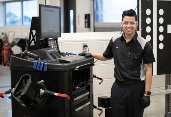 BMW OF KANSAS CITY SOUTH - Updated November 2025 - 25 Photos & 58 ...