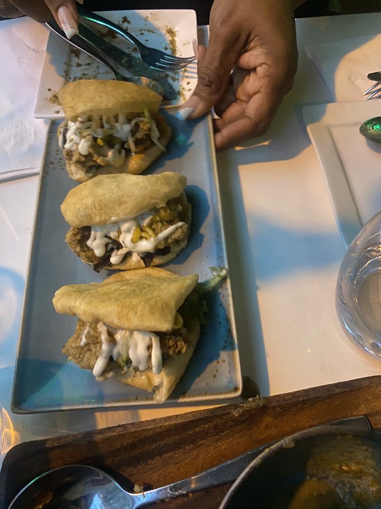 CHADON BENI - 11 Photos - 936 Queen Street W, Toronto, Ontario, Canada ...