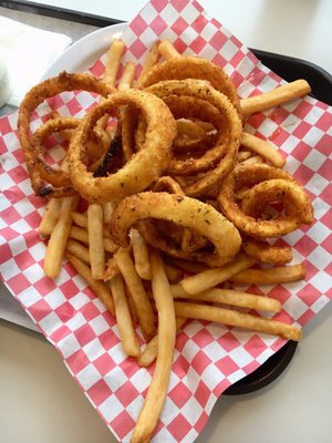 CONNAL’S BURGERS SALADS & SUBS - 235 Photos & 348 Reviews - 1226 W 7th ...