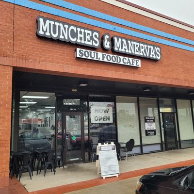 MUNCHES & MANERVA’S SOUL FOOD CAFE - Updated July 2024 - 37 Photos & 27 ...