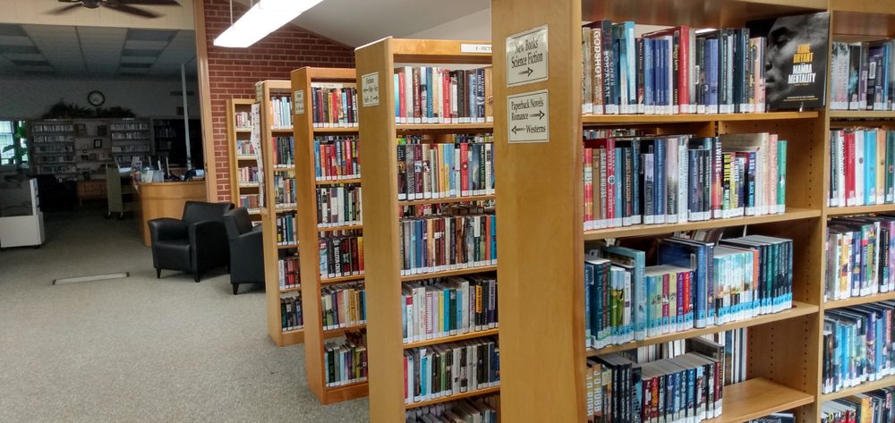 BECK BOOKMAN LIBRARY - Updated January 2026 - 420 W 4th St, Holton ...