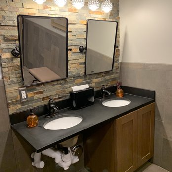 TAVERN ON THE MAIN - Updated May 2025 - 122 Photos & 146 Reviews - 235 ...