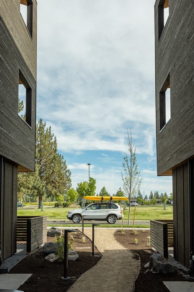 RANGE APARTMENTS - Updated May 2026 - 19 Photos - 3001 NW Clearwater Dr ...