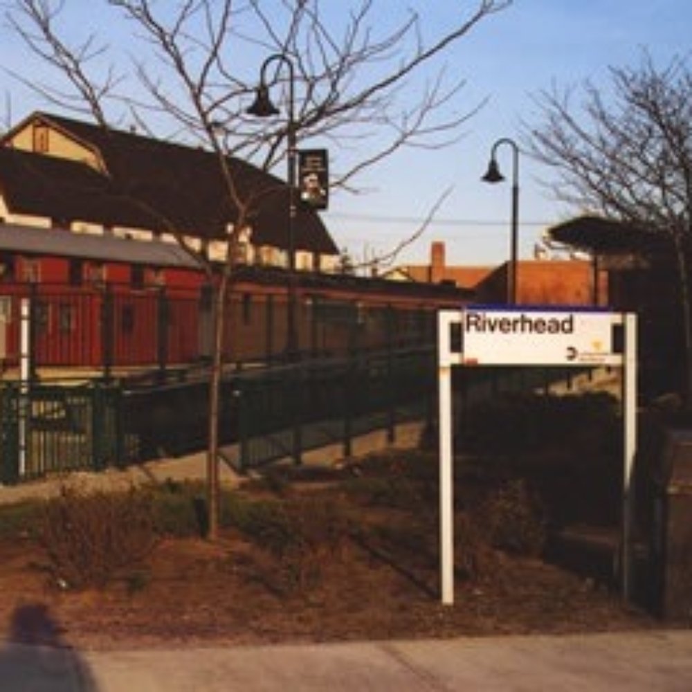 Riverhead Lirr Station