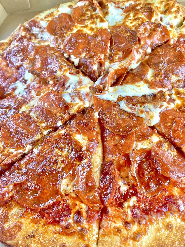 LITTLE CEASERS - Updated September 2025 - 10 Photos - 3620 S 31st St ...