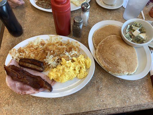 AMERICAN TABLE - 15 Photos & 22 Reviews - 846 S Wheeling St, Oregon ...