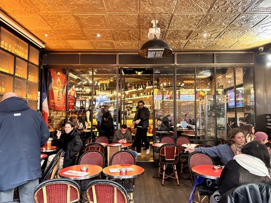 NON COUPABLE - Updated August 2025 - 27 Photos & 23 Reviews - 21 rue ...