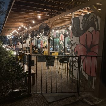 ALORA - Updated February 2025 - 92 Photos & 16 Reviews - 2502 Dunlavy ...