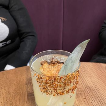 PUTTERY - Updated November 2024 - 471 Photos & 240 Reviews - 800 F St ...