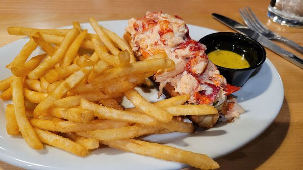 MALLARDS RESTAURANT & LOUNGE - Updated January 2025 - 63 Photos & 49 ...