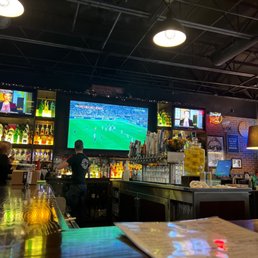 RUSTY BUCKET RESTAURANT & TAVERN - Updated July 2025 - 176 Photos & 170 ...