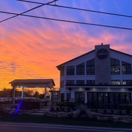 WAVE LAKESIDE DINING - Updated October 2025 - 82 Photos & 28 Reviews ...