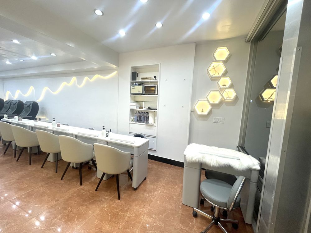 NAIL CHIC SALON - Updated October 2025 - 25 Photos - 259 Smith St, Brooklyn, New York - Nail ...