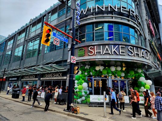 SHAKE SHACK - Updated December 2025 - 205 Photos & 69 Reviews - 10 ...