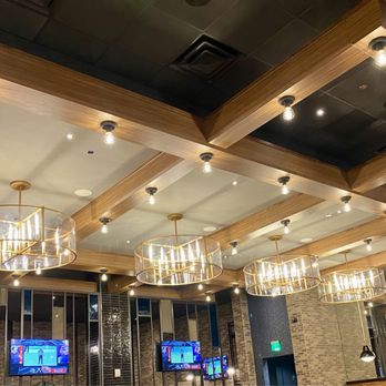 TIN LIZARD BAR AND GRILL - Updated December 2025 - 17 Photos - 2717 ...