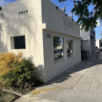 SLOWLY RESTAURANT & LOUNGE - Updated November 2024 - 193 Photos & 49 ...