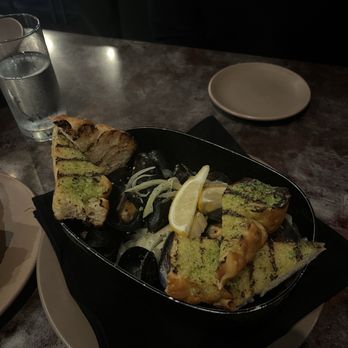 FROG & SLIM - Updated May 2025 - 1100 Photos & 552 Reviews - 1420 16th ...