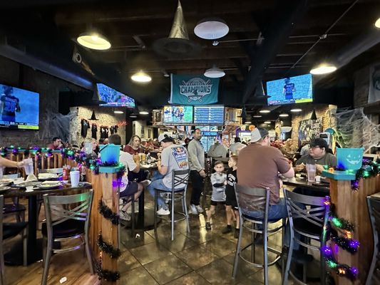 CRAFTY ROOSTER - Updated December 2025 - 88 Photos & 160 Reviews - 1125 ...