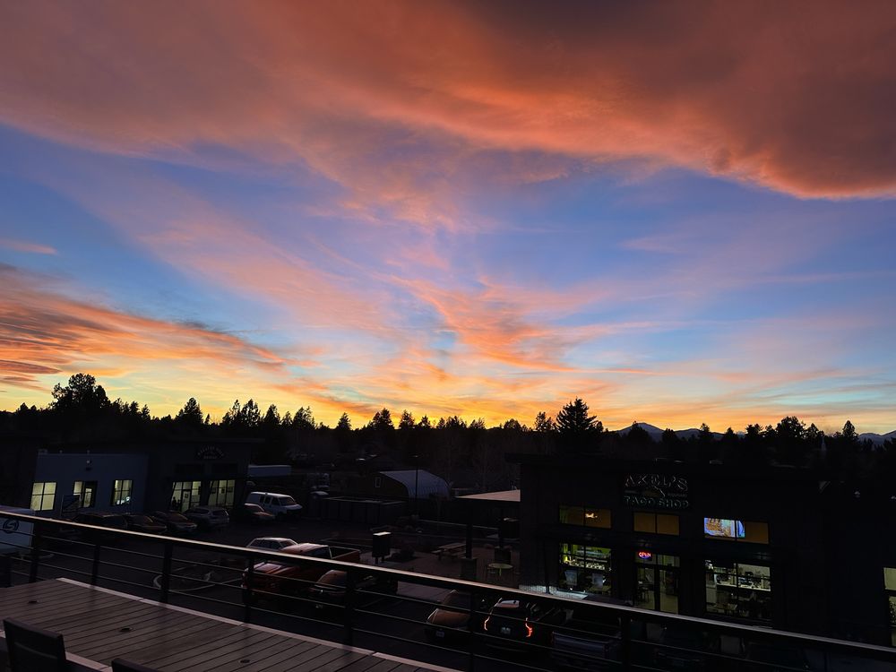 CASCADE LAKES PUB ON REED MARKET - Updated April 2026 - 68 Photos & 80 ...