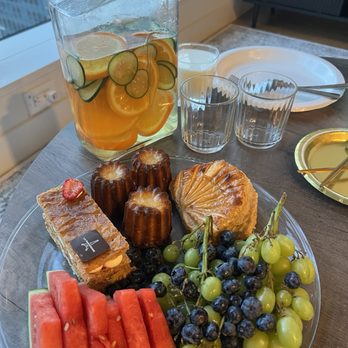 LA PARISIENNE FRENCH BAKERY - Updated May 2024 - 1008 Photos & 691 ...