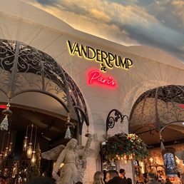 VANDERPUMP A PARIS - Updated January 2026 - 4636 Photos & 1626 Real ...