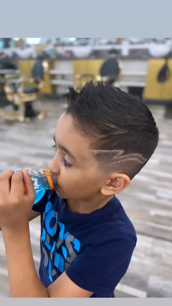 CHAMPS BARBER SHOP - Updated July 2025 - 10 Photos & 12 Reviews - 11831 ...