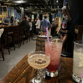 815 - Updated January 2026 - 44 Photos & 78 Reviews - 815 Elm St ...