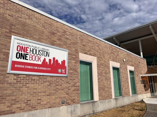 MCGOVERN STELLA LINK NEIGHBORHOOD LIBRARY - Updated November 2025 - 75 ...