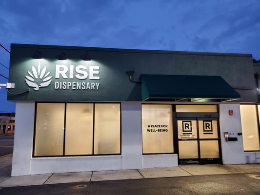 RISE DISPENSARIES- BLOOMFIELD - Updated October 2025 - 27 Photos & 56 ...